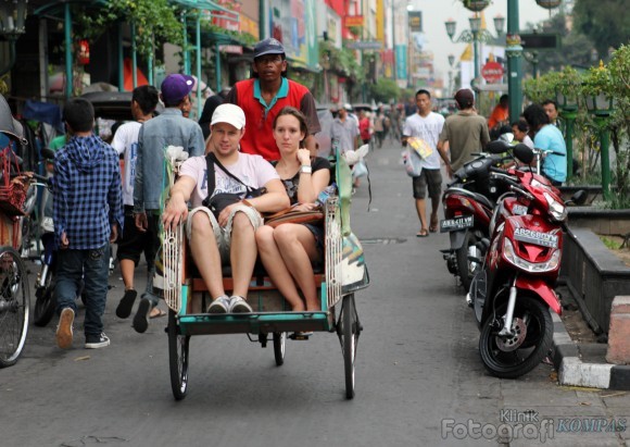 Go Indonesia :: Becak The Indonesian Traditional Mode Of Transportation ...